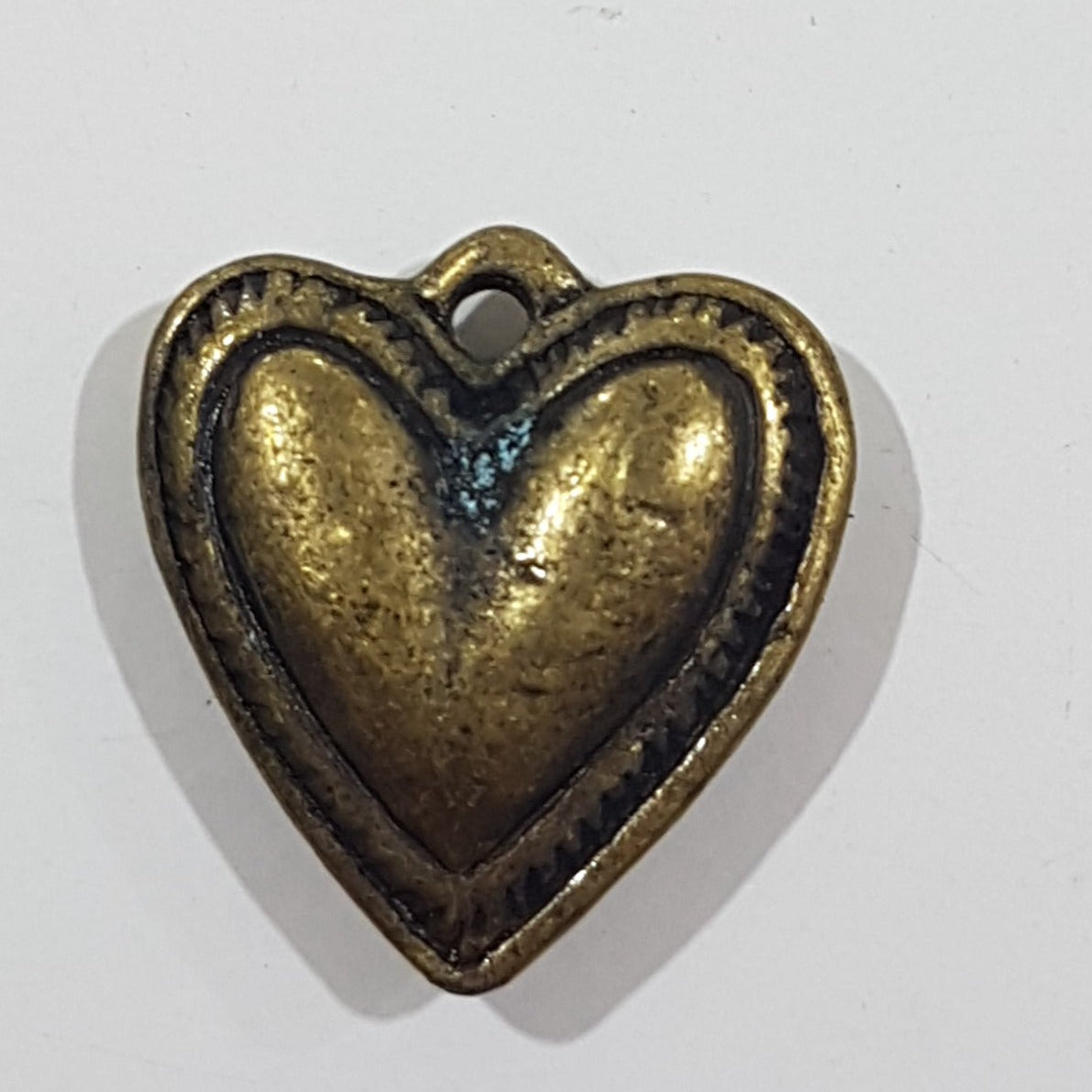 SALE! Bronze Vintage Style Heart Shaped Charm Pendant – Artisan Boutique